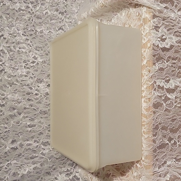 Tupperware | Kitchen | Tupperware Large Clear Shear Square Keeper ...